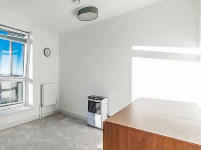 Loon Fung, 399f A5, London, NW9 0FH, United Kingdom | 3 bed apartment for rent #138512483 | Rentberry