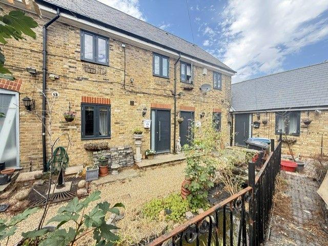 Loates Lane, Watford WD17, 2 bed property to rent, £1,750 pcm | PrimeLocation