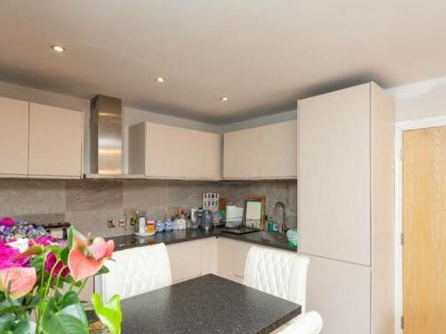 Loates Lane, Watford, 2 Bedroom Apartment