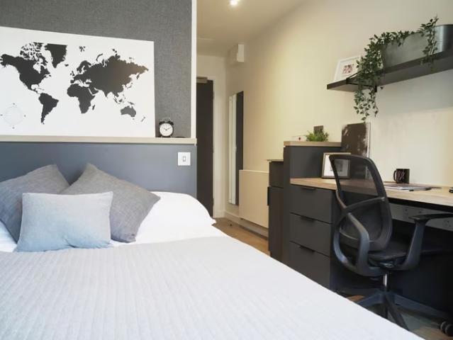 Loampit Vale, London SE13 1 bed in a house share to rent £1,564 pcm £361 pw