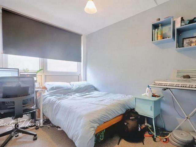 Locton Green, Ruston Street, London 3 bed flat to rent £2,800 pcm £646 pw