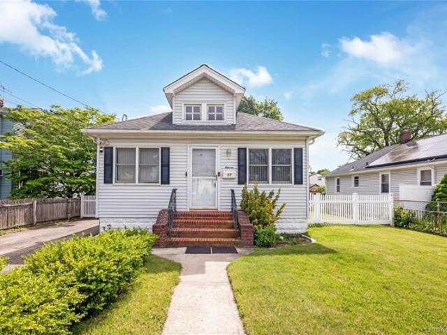 Locust Ave E, Farmingdale, Home For Sale