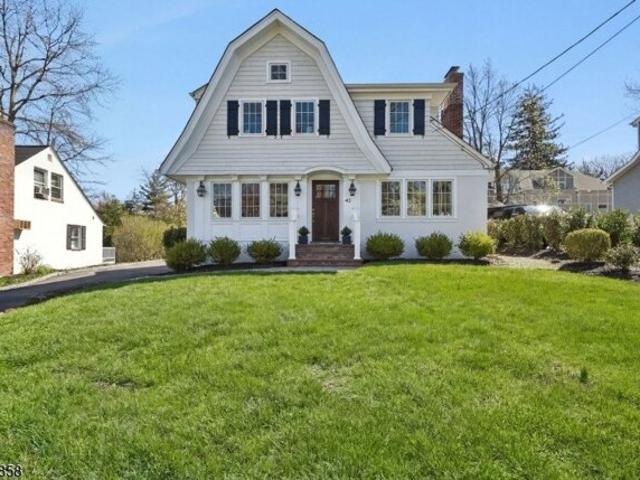 Locust Dr, Summit, Home For Sale