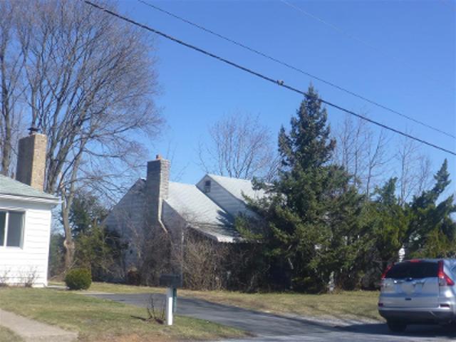 Locust Ln