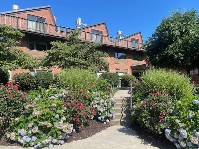 Locust St Apt L, Northampton, Condo For Sale