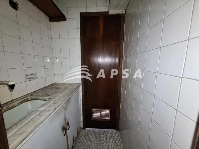 Locação com 6 meses de aluguel grátis! Sala comercial no edifício central. Condomínio privilegiado