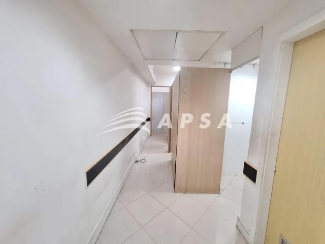 Locação com 6 meses de aluguel grátis! * sala comercial no edifício central. Condomínio privilegiado