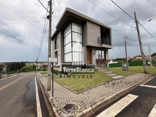 Locação Casa de Alto Padrão, 3 quartos sendo 1 suíte, 2 vagas, Área gourmet, Condomínio Ecoville l