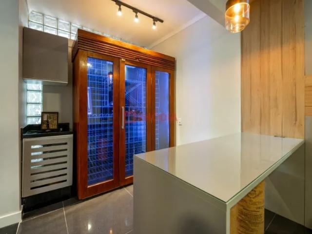 Locação de Casa com 5 Suítes e 6 Vagas de Garagem no Brooklin, São Paulo, SP