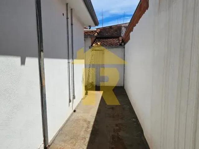 Venda ou Locação de Casa Comercial na Vila Santa Cruz, São José do Rio Preto SP: 7 salas, 2 banheiro