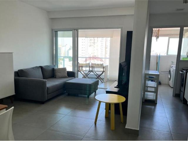 LOCAÇÃO de apartamento com 1 dormitório de 49m² com vaga Campo Belo