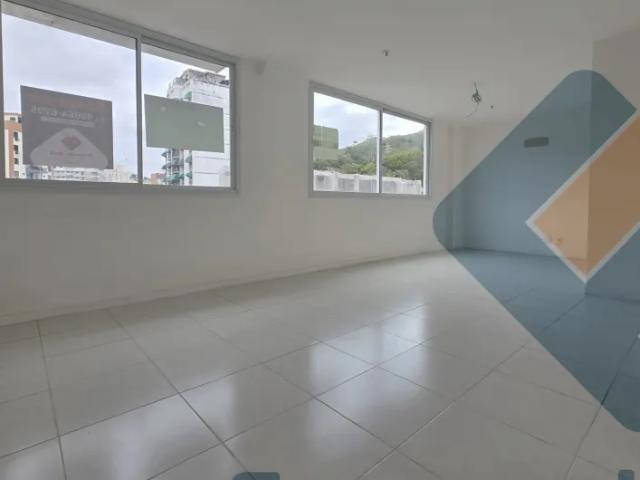 Locação de Sala Comercial em Condomínio de Alto Padrão em Santa Rosa, Niterói RJ: 1 sala, 1 banheiro