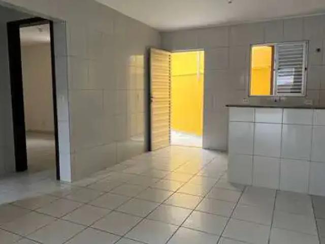Locação mensal casa de consdominio com 2 quartos sem móveis Balneário Guarapari