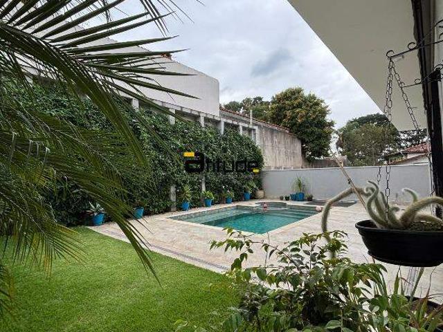 Locação no Residência Vila São Fernando Exclusiva com 5 Suítes