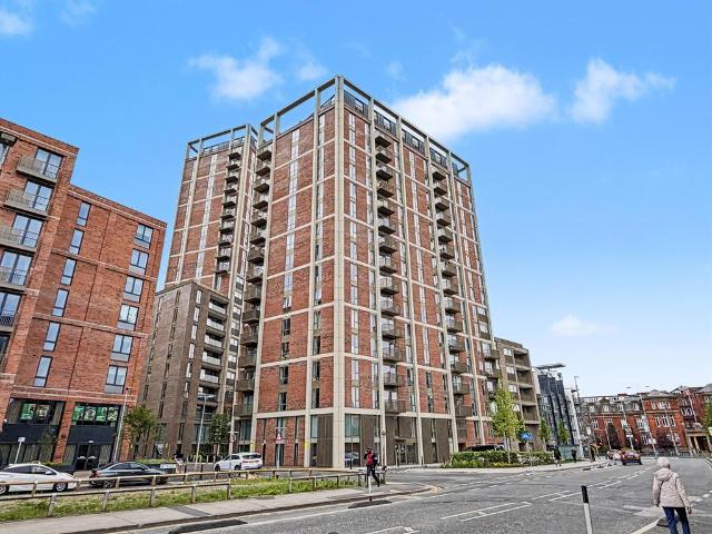 Local Crescent, Hulme Street. 2 bed flat to rent £1,450 pcm £335 pw