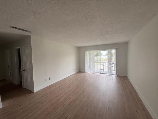 Locale at Lake Monroe 1 Bedroom Apartment for Rent at 711 E 1st St, Sanford, FL 32771