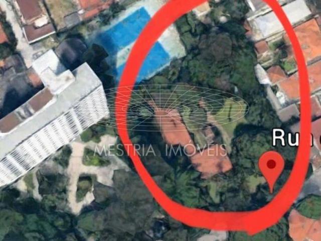 Localização excelente| 300m da estação do metro A.B.V| 650m do parque Severo Gomes|1Km da hípica S.A