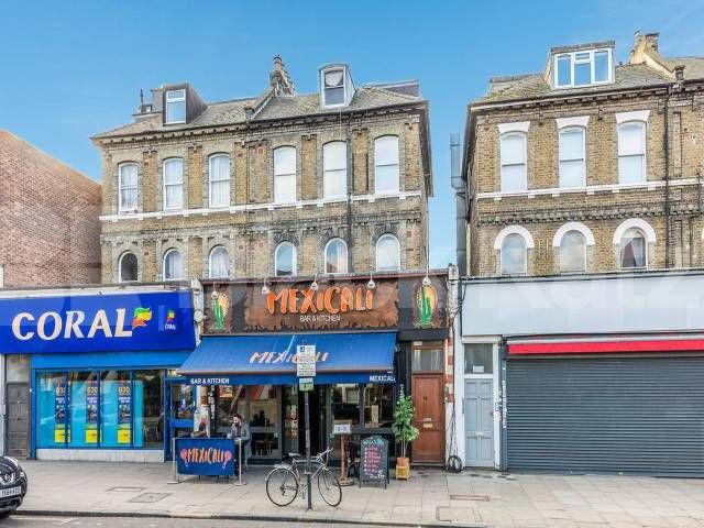 Located minutes to Finsbury Park Station a lovely modern 2 bedroom property