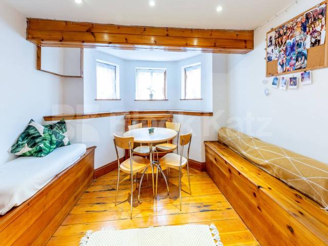 located on a sought after road in highbury is this beautiful 3 bedroom property