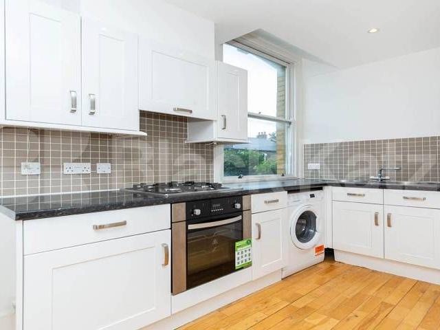 Located on a prime road in Hackney a spacious 1 bedroom property