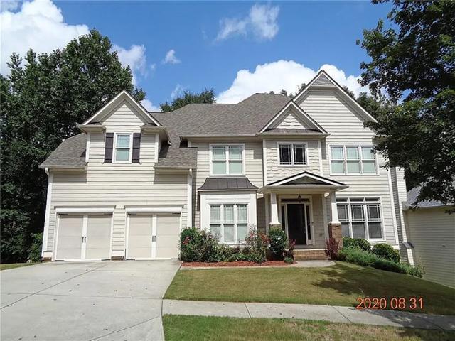 Located in a wonderful and quiet neighborhood with everything nearby