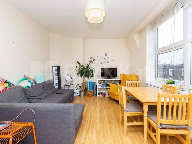 Located in the heart of Crouch End close to amenities