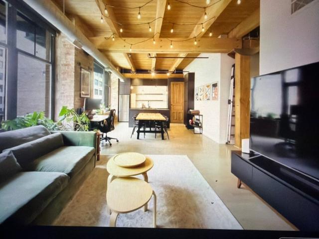 Location is West Loop