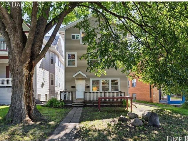 LOCATION LOCATION LOCATION! 5BD / 2BA Available 9/1/26!