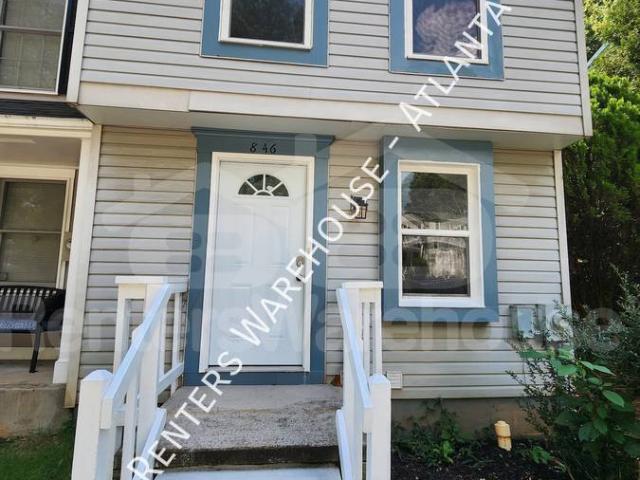 Location! Location! Spacious 2 Bedroom Townhome