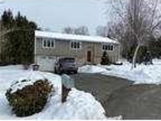 LOCATION! LOCATION! Super convenient location near highway but secluded