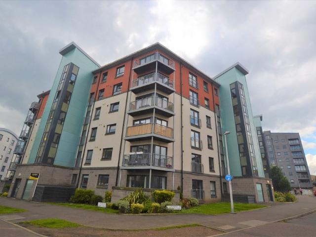 Lochend Butterfly Way, Lochend. 2 bed flat to rent £1,450 pcm £335 pw
