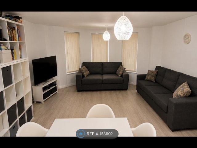Lochend Park View, Edinburgh EH7, 2 bed flat to rent, £1,495 pcm | PrimeLocation
