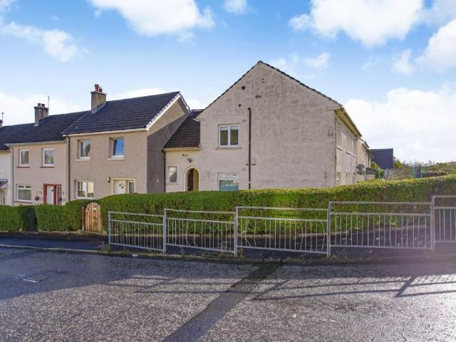 Lochinver Crescent, Paisley PA2, 4 bed flat to rent, £1,100 pcm | PrimeLocation