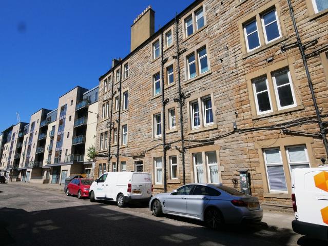 Lochrin Place, Tollcross, Edinburgh EH3, 1 bed flat to rent, £1,300 pcm | PrimeLocation