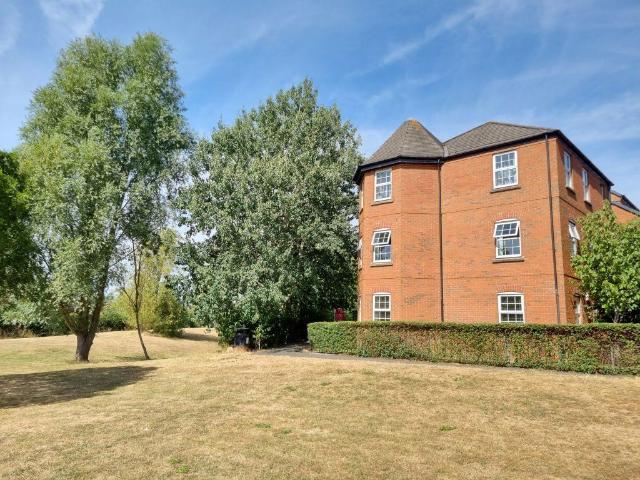 Lock Keeper Close, Leicester LE18, 2 bed flat to rent, £1,000 pcm | PrimeLocation