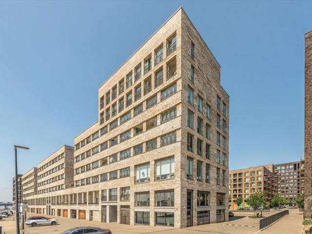 Lock Side Way, London E16 1 bed flat to rent £1,900 pcm £438 pw