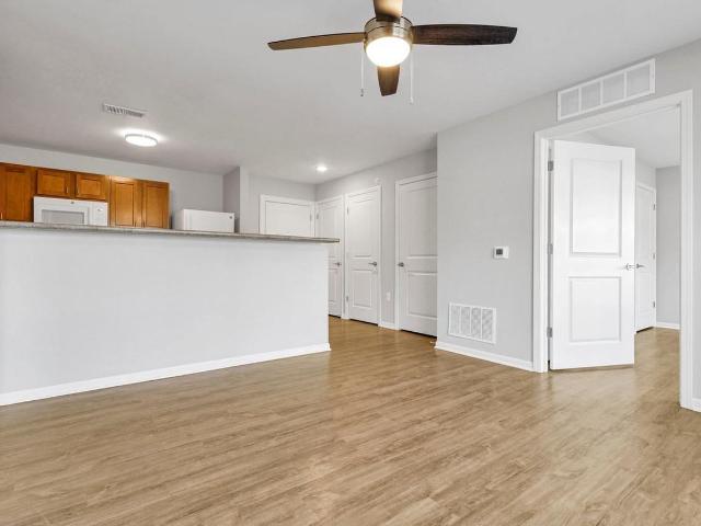 Lockbourne Greene 3 Bedroom Apartment for Rent at 1836 Lockbourne Rd, Columbus, OH 43207 Innis Garden Village