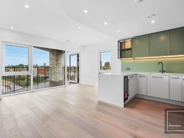 Lockgate Road, London SW6 2 bed apartment to rent £3,900 pcm £900 pw