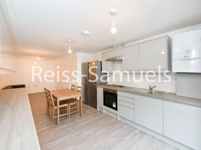 Lockesfield Place, Isle Of Dogs, Docklands, London E14, 5 bed terraced house to rent, £5,417 pcm | PrimeLocation