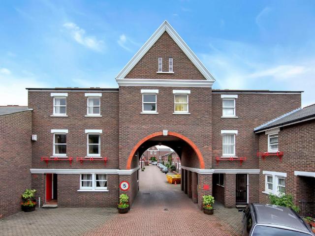 Lockesfield Place, Isle Of Dogs E14, 5 bed end terrace house to rent, £4,333 pcm | PrimeLocation