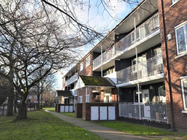 Lockett Gardens, Manchester 2 bed flat to rent £1,195 pcm £276 pw
