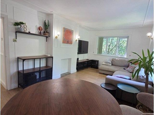 Lockett Gardens, Salford M3, 3 bed flat to rent, £1,350 pcm | PrimeLocation