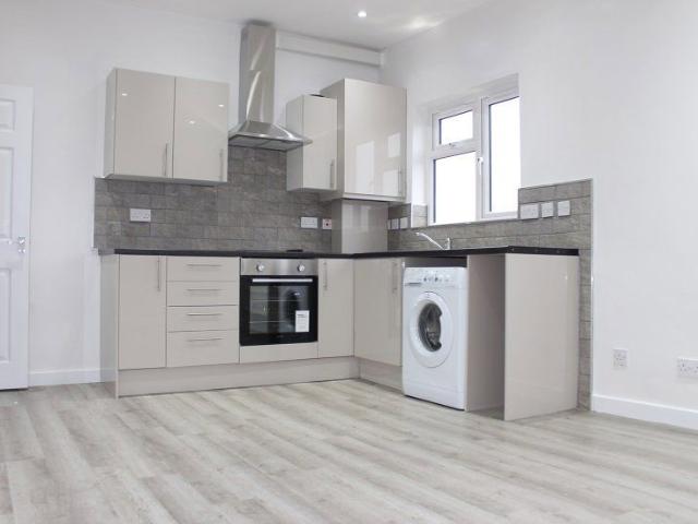 Locket Road, Harrow HA3, 1 bed flat to rent, £1,425 pcm | PrimeLocation
