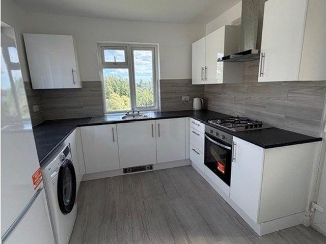 Locket Road, Harrow HA3, 2 bed maisonette to rent, £1,950 pcm | PrimeLocation