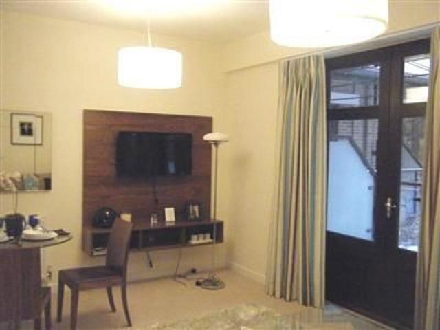 Lockhart Road, Watford