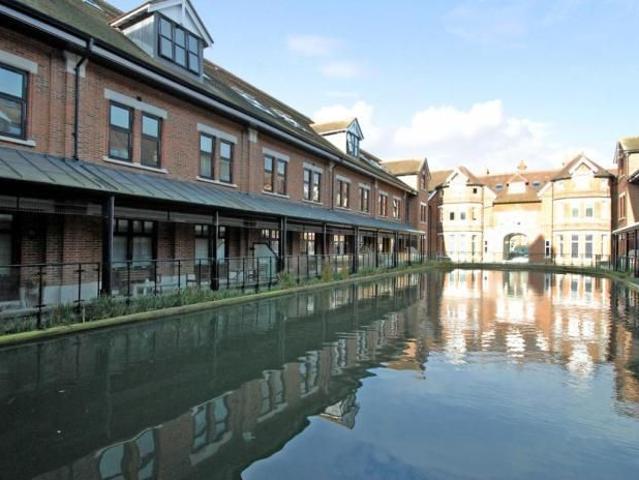 Lockhart Road, Watford WD17, 2 bed property to rent, £1,700 pcm | PrimeLocation