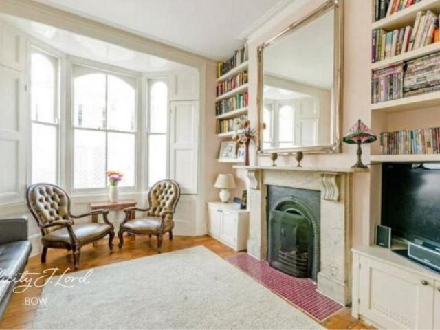 Lockhart Street, London 3 bed terraced house to rent £3,750 pcm £865 pw