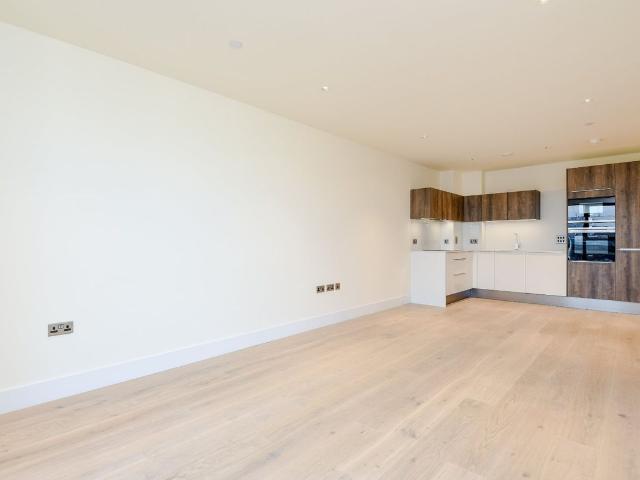 Lockington Road, London SW8, 2 bed flat to rent, £3,400 pcm | PrimeLocation