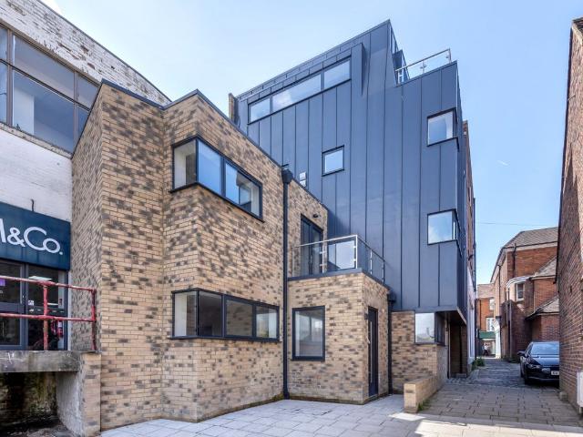 Locks Yard, High Street, Sevenoaks TN13, 2 bed semi detached house to rent, £1,850 pcm | PrimeLocation