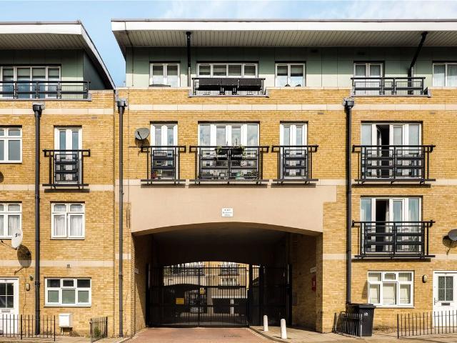 Locksons Close, Poplar, London E14, 2 bed flat to rent, £2,150 pcm | PrimeLocation